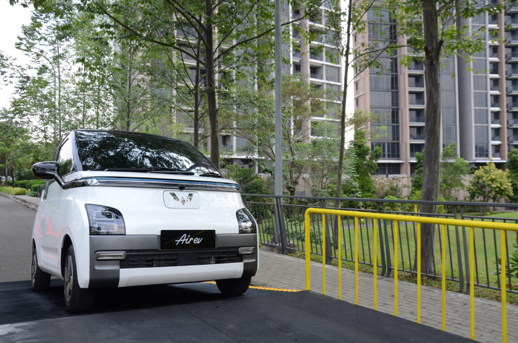 Test Drive Mobil Listrik Wuling Air ev, Cocok Untuk Perempuan