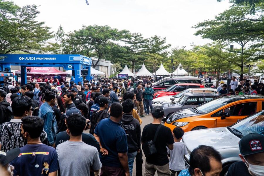 OLX Autos IMX 2023 Meriahkan Kota Bandung, Padukan Mobil Retro dan ...