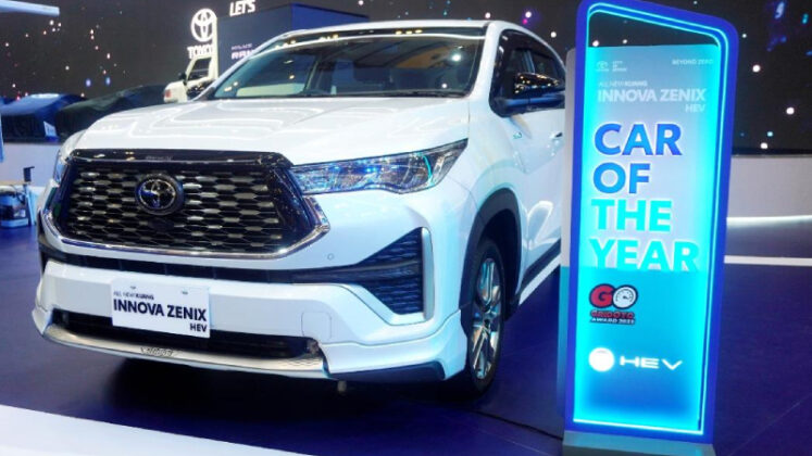 Kijang Innova Zenix HEV Mendominasi Jualan Toyota di GIIAS - Rockomotif